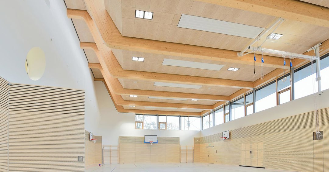 Gute Akustik im Schulbau mit Troldtekt HWL-Platten